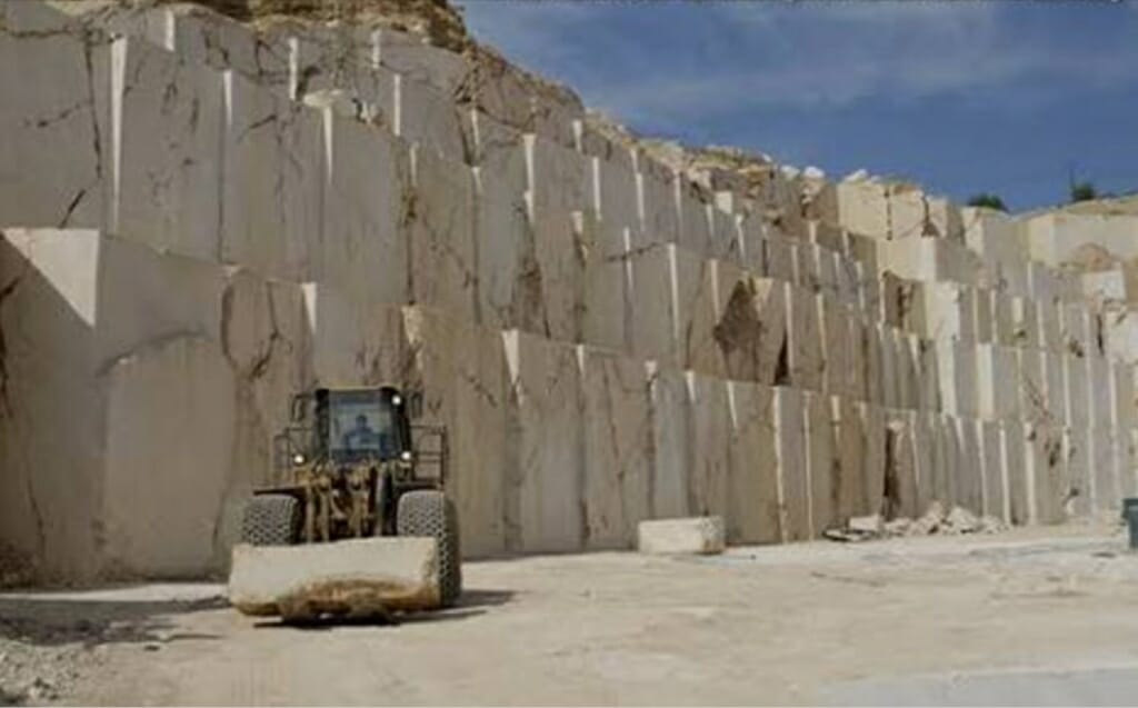 Travertine Quarry - Travertine Tiles Supplier - Melbourne, Sydney ...